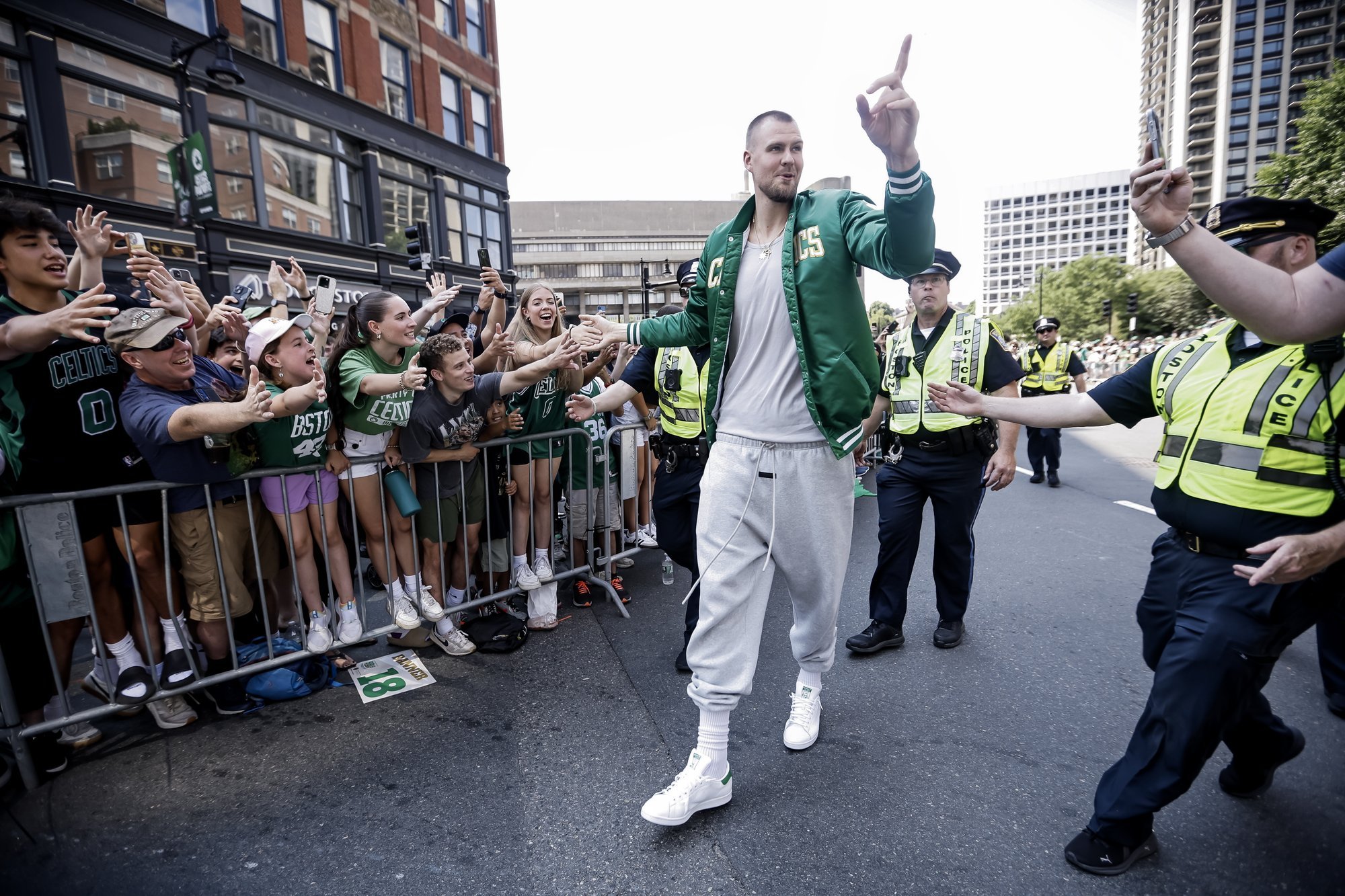 "Slimību vēl neesam spējuši pilnībā identificēt" – Porziņģis komentē ...