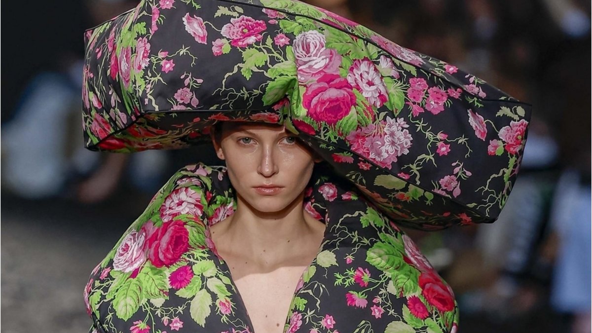 Prom ar “Michelin” vīriņa silueta – šīs dūnu jakas šosezon kļūst par ...