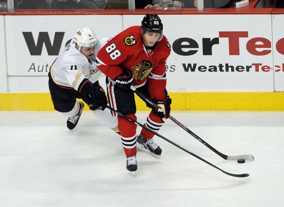 'Blackhawks' trīs mēnešus būs jāiztiek bez NHL rezultatīvākā spēlētāja ...