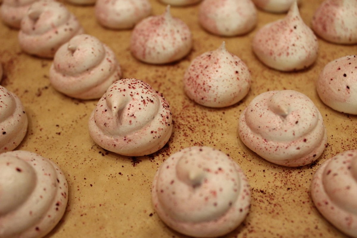 Gaisīgie bezē cepumi 'Saldās bučiņas'