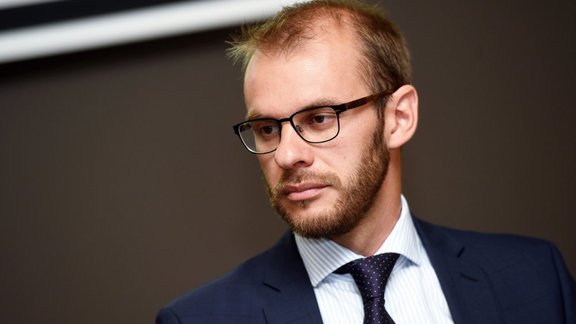 Amatu atstāj arī RAKUS padomes priekšsēdētājs Edgars Labsvīrs