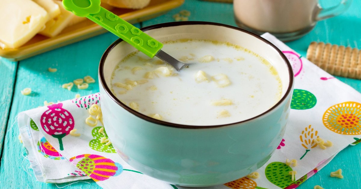 Piena zupa ar makaroniem