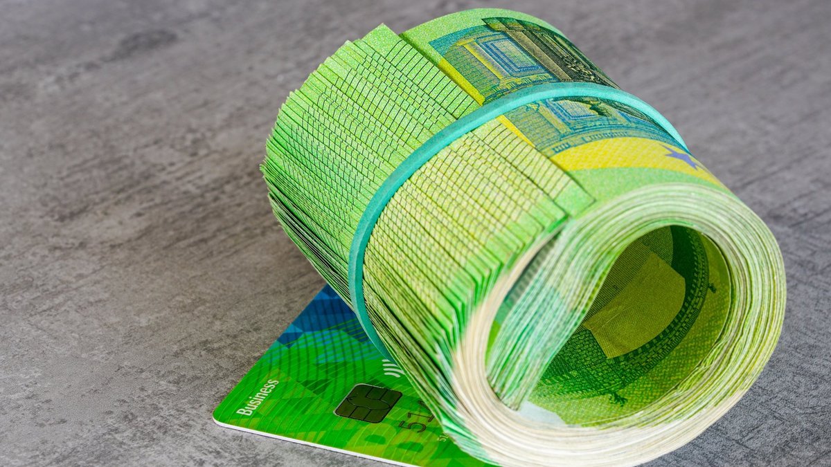 Bezskaidras naudas piekritējas Ziemeļvalstis mudina veidot skaidras ...