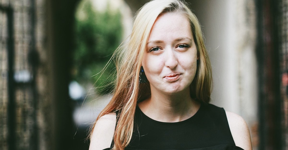 Pirmā valoda – zīmju. Egija par surdotulka ikdienu un nedzirdīgo saimes ...