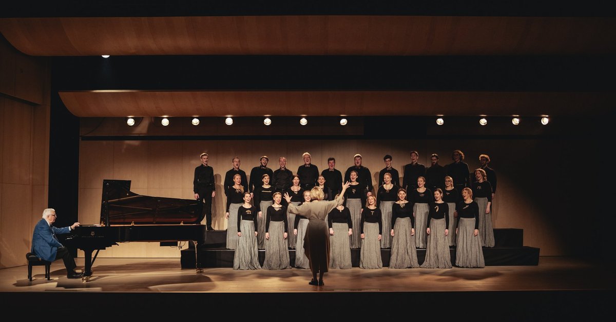 Noklausies! Koris 'Anima' un Raimonds Pauls ieskaņo dziesmu 'Pacel ...