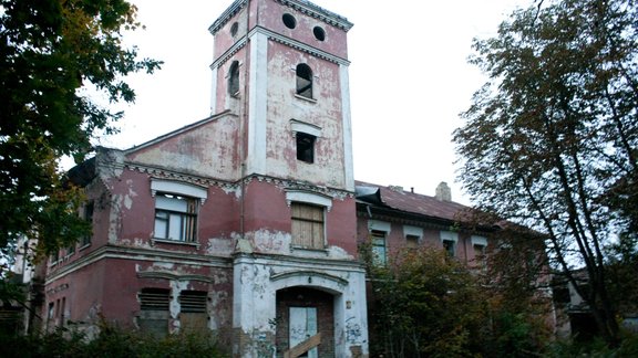 Vēsturiskas ēkas atdzimšana un jauns kvartāls? Brekšu muiža Rīgā ...