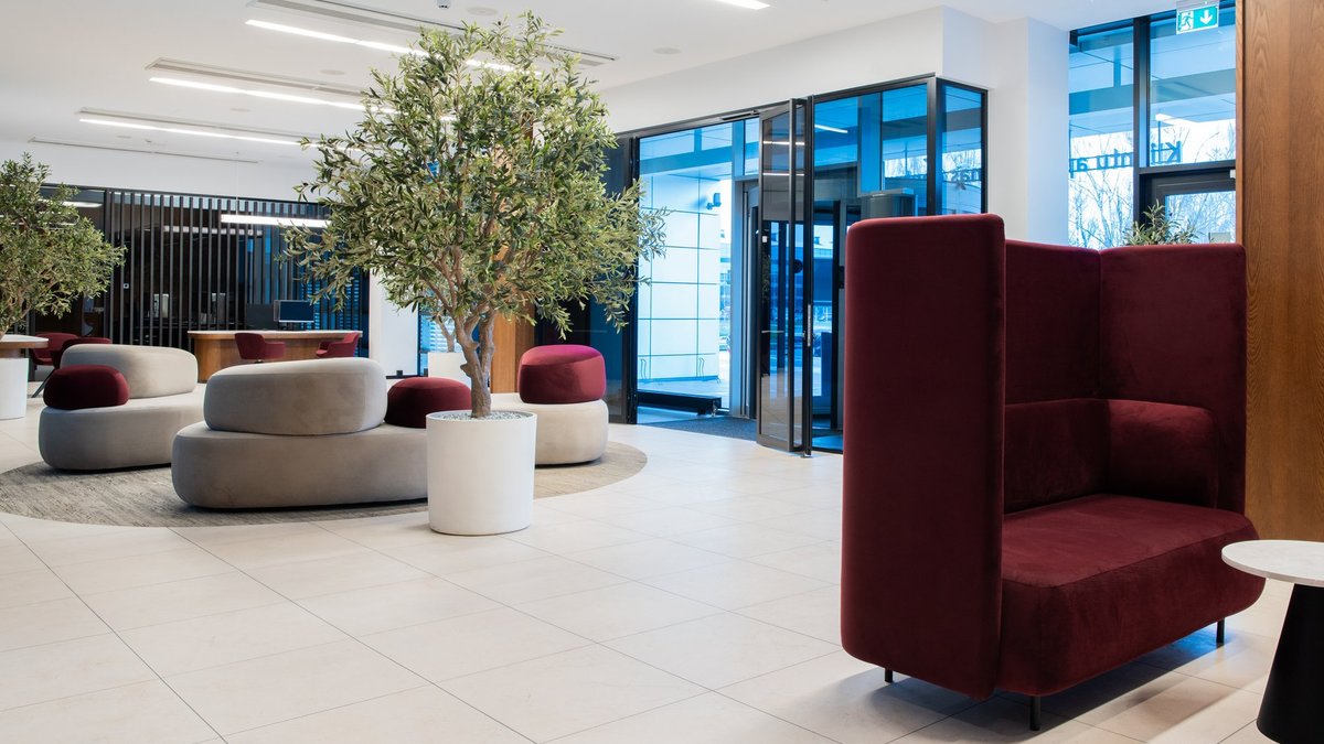 ФОТО: Банк Luminor открыл свой крупнейший центр обслуживания клиентов