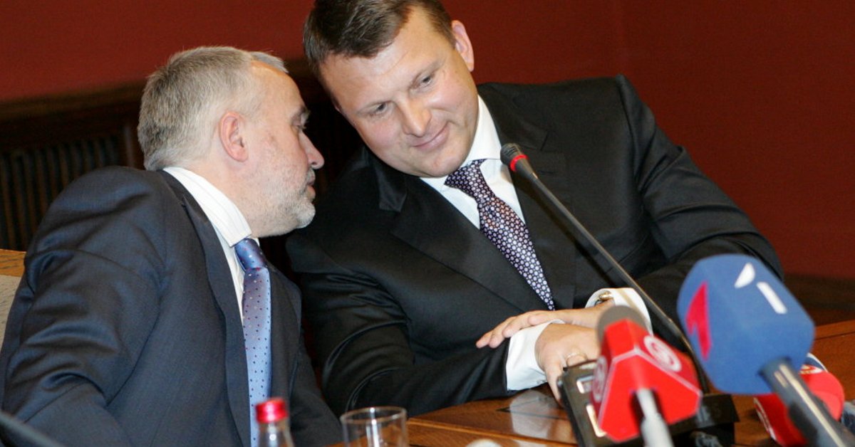 Šķēle un Šlesers 'legalizē' biznesu Rīgas ostā