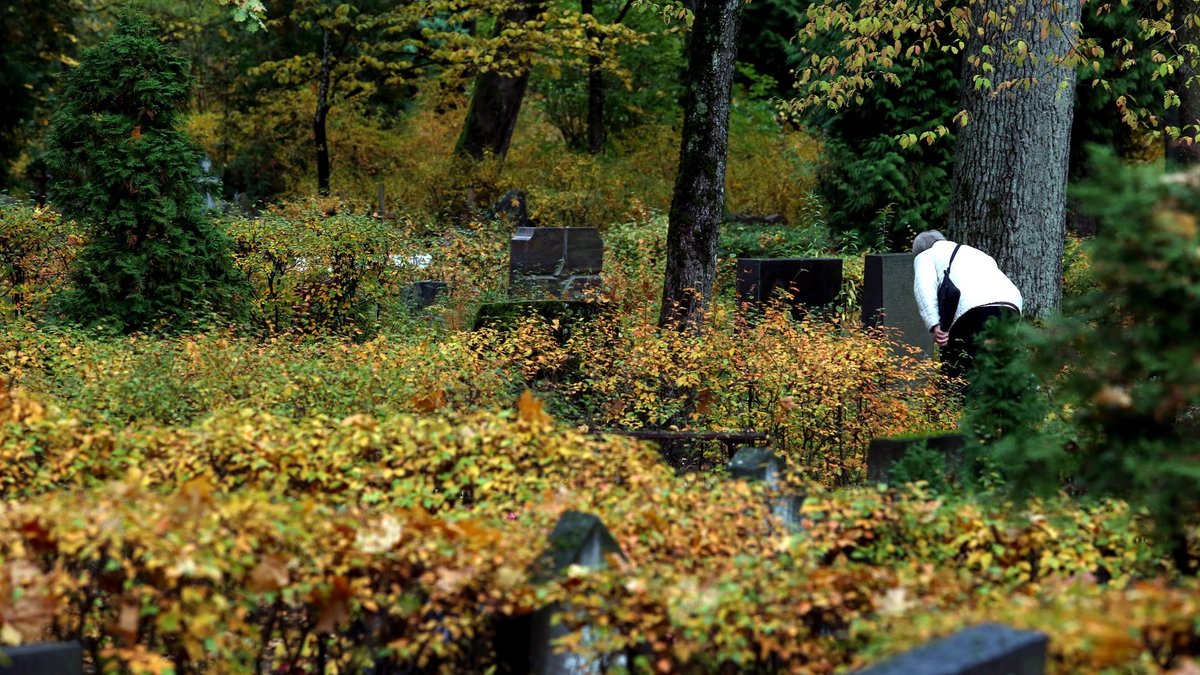 Rīgā operatīvi aizturēts rūdīts kapu apmaļu zaglis