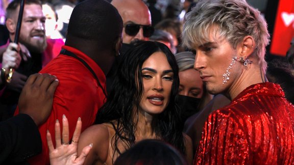 Megana Foksa laidusi pasaulē meitiņu