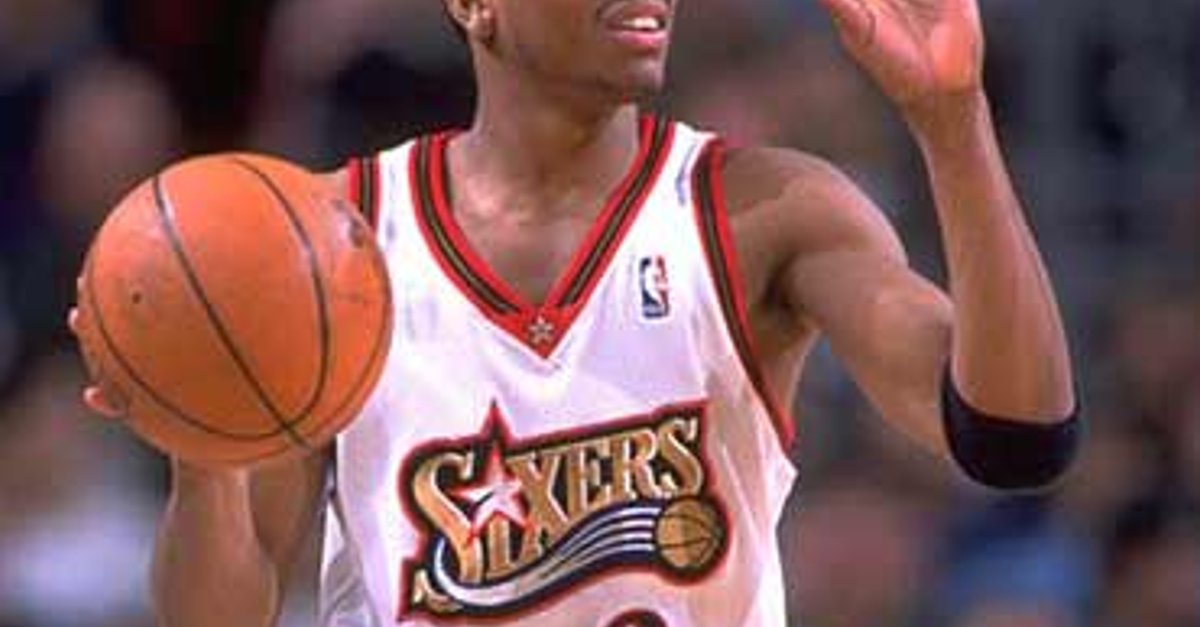 Aiversona dziesmu teksti aizskar sievietes un gejus