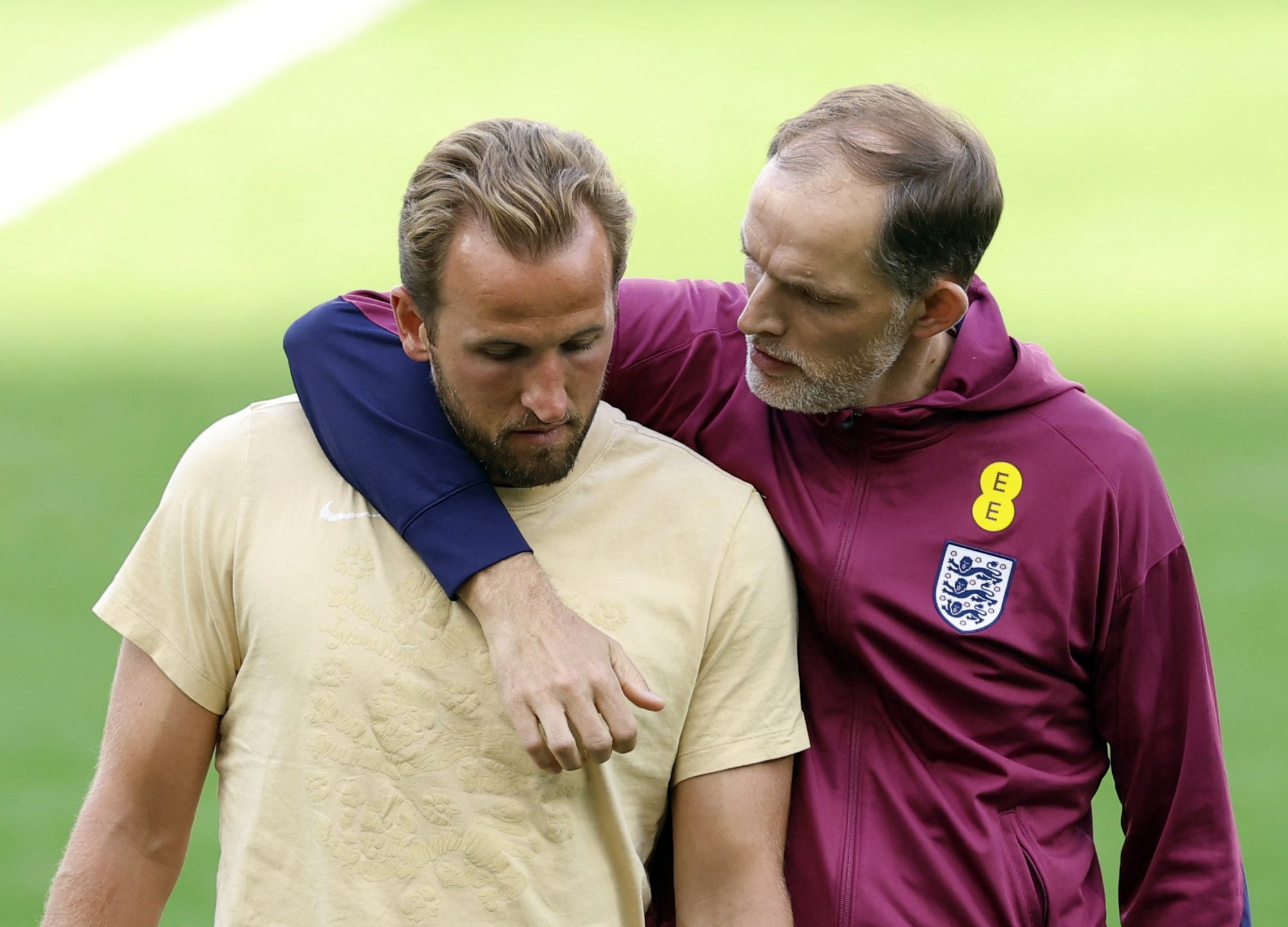 Anglijas futbola izlases stūrmanis Tuhels pirms cīņas ar Latviju ...