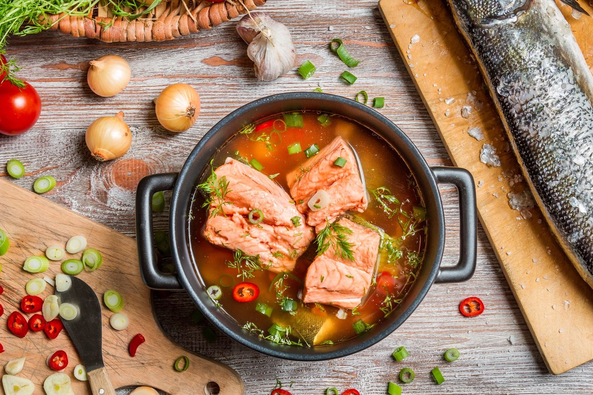 Kur lielā karote? Receptes un padomi aromātiskas zivju zupas pagatavošanai