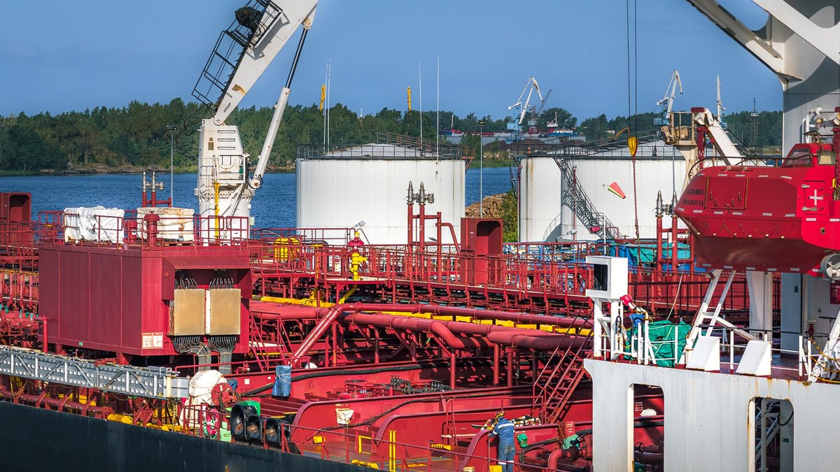 Rīgas osta turpina saņemt regulāras un drošas degvielas piegādes no ASV
