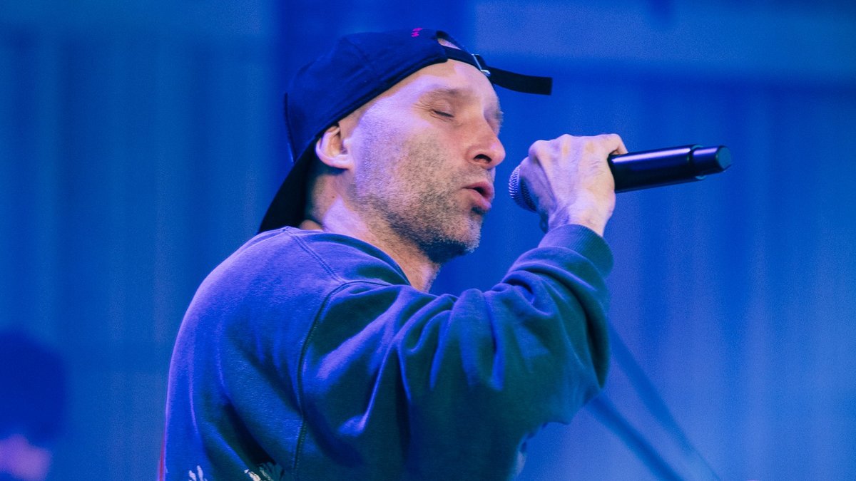 Reperis ar maģistra grādu! Gacho absolvējis RTU