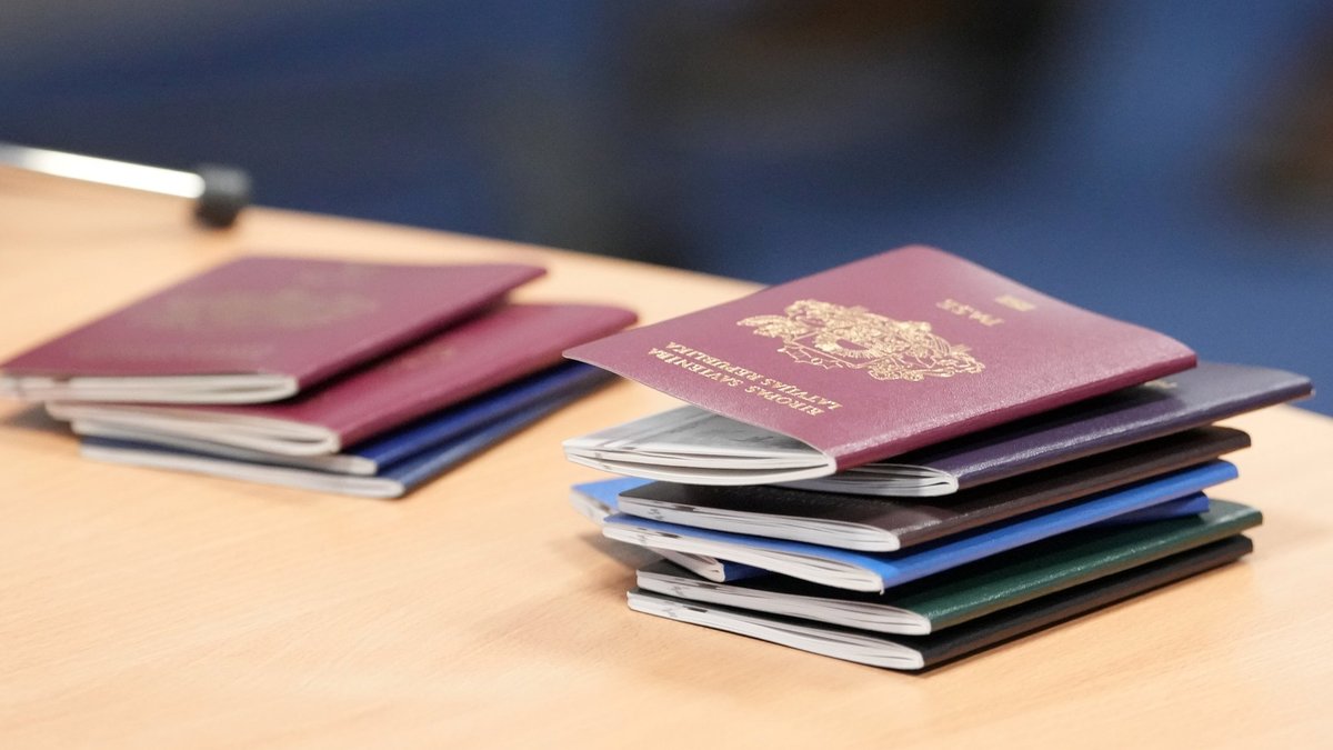 В Эстонии пошлина для желающих получить гражданство выросла в 11 раз. А что ожидается в Латвии?