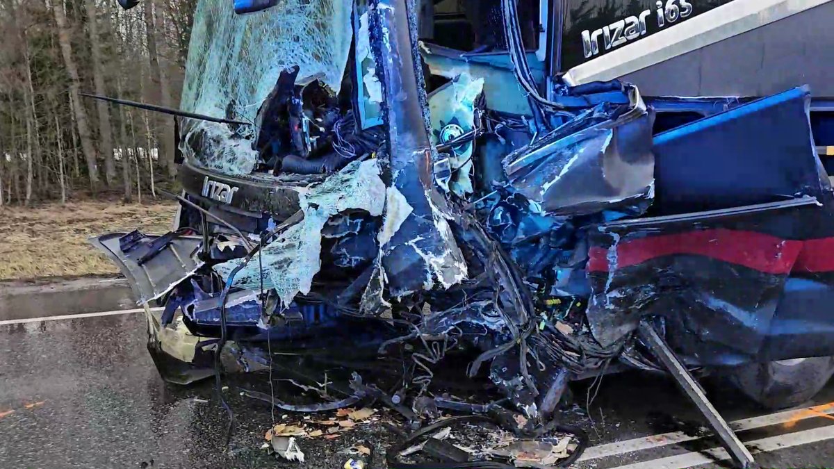 Видео с места трагической аварии с участием автобуса Lux Express и ...