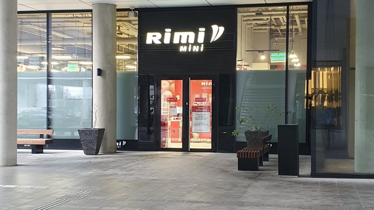 Divus gadus pēc atvēršanas slēdz "Rimi Mini" veikalu Skanstē (papildināta)