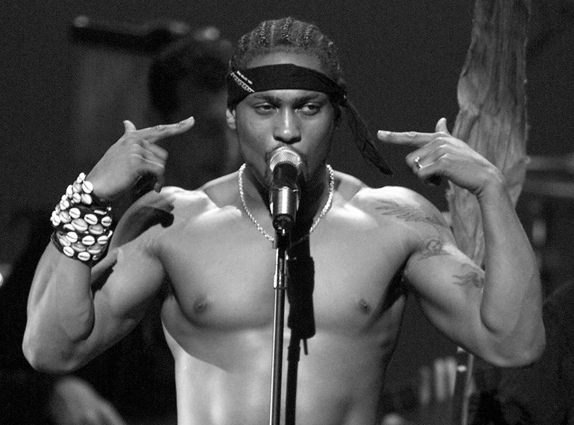 Cīņā ar slimību zaudējis dziedātājs, neo-soula pionieris D’Angelo