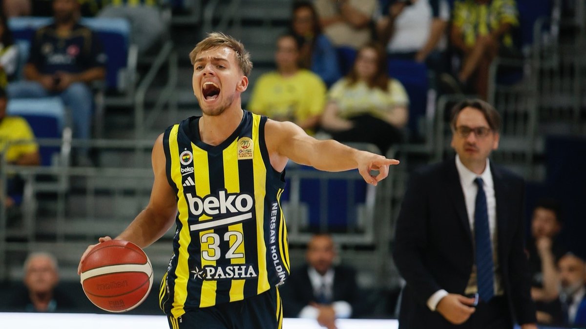 Stambulas grandu duelī Žagars pārspēj Šmitu