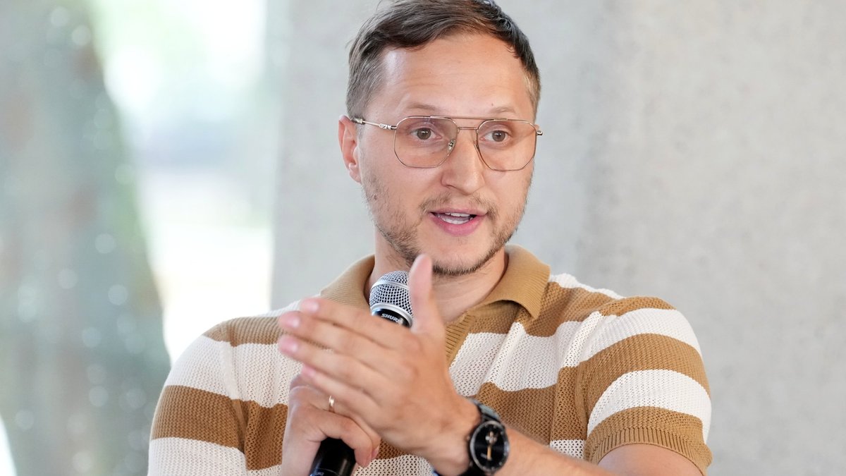 Niklāvs Kurpnieks un Lolita Kurpniece kļuvuši par vecākiem