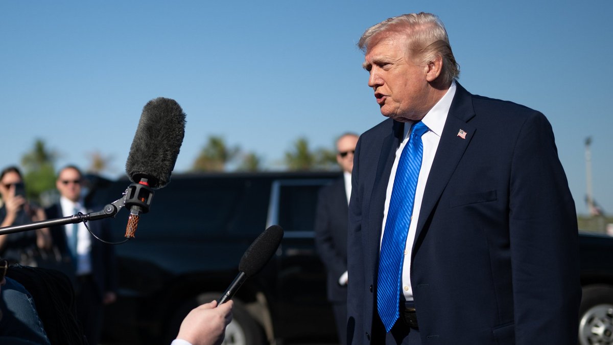 Трамп пригрозил Ирану "более масштабными" ударами