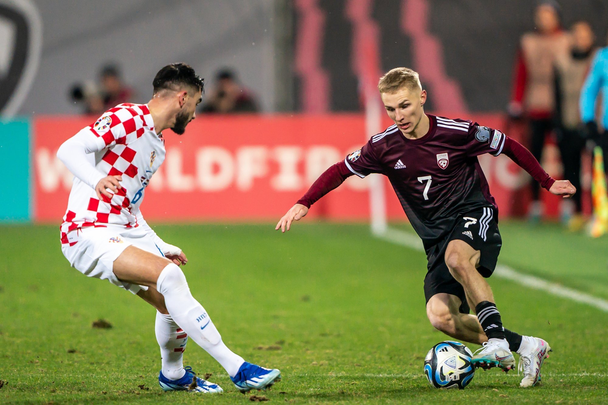 Latvijas futbolisti ātri ielaiž divus vārtus un neapgrūtina Horvātijai ...