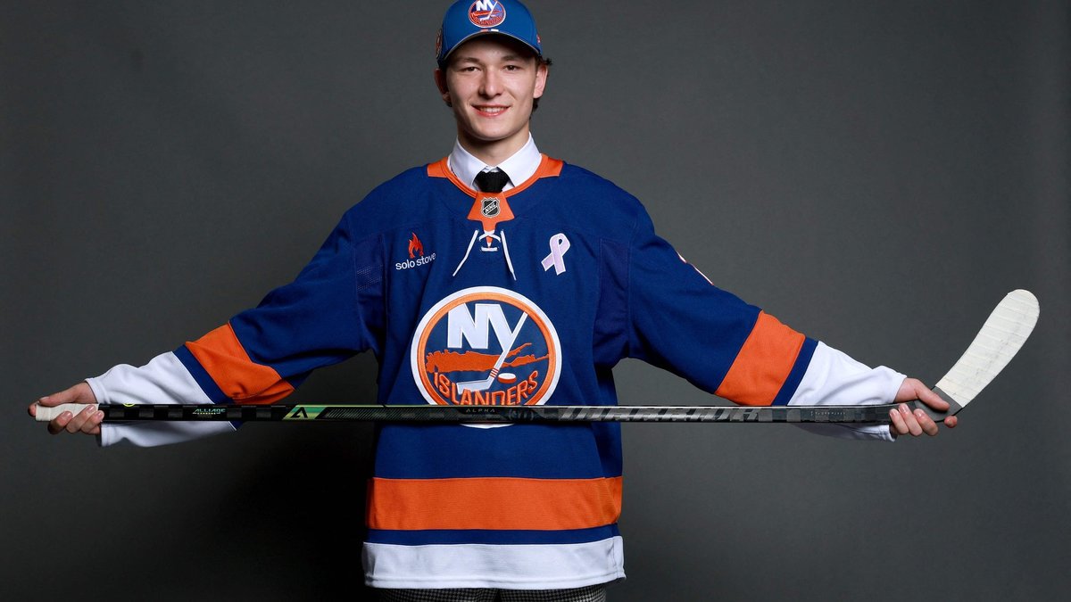 NHL draftā ar pirmo numuru izvēlas kanādiešu aizsargu