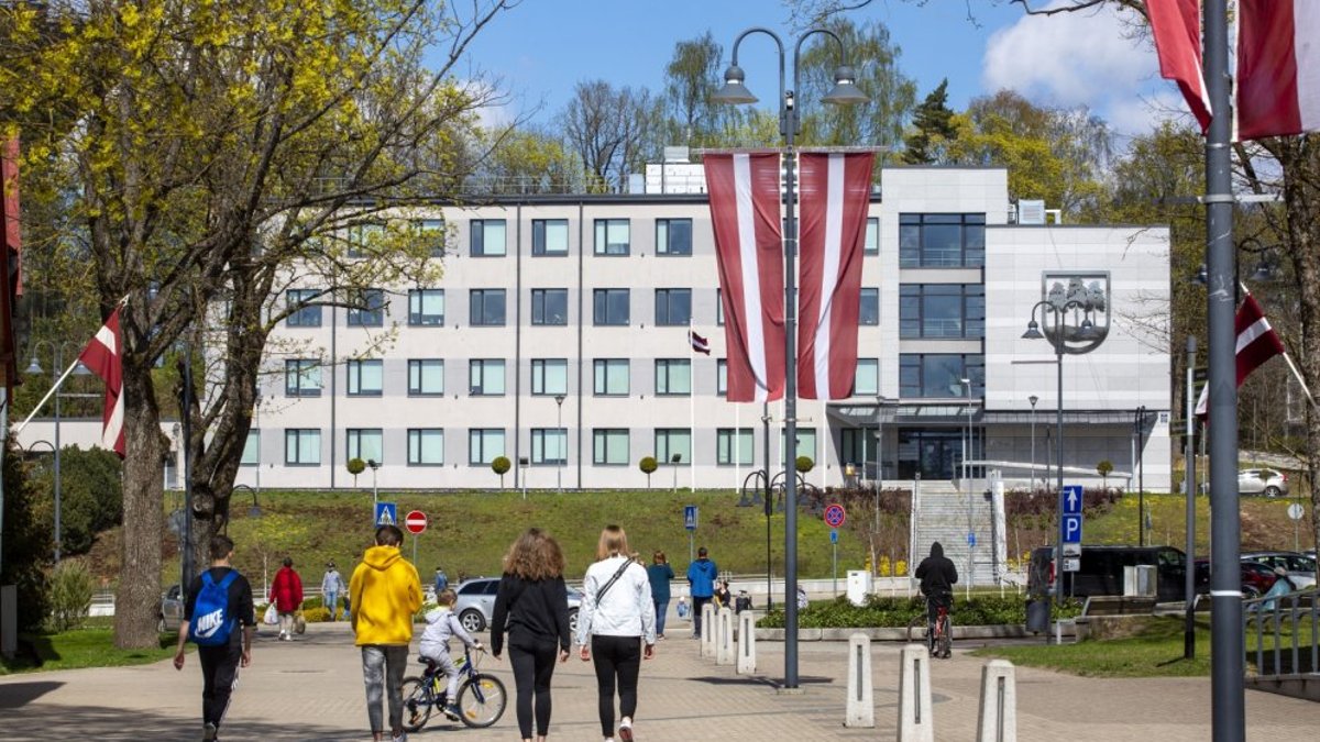 Ogrē pazudušais pusaudzis atrasts sveiks un vesels