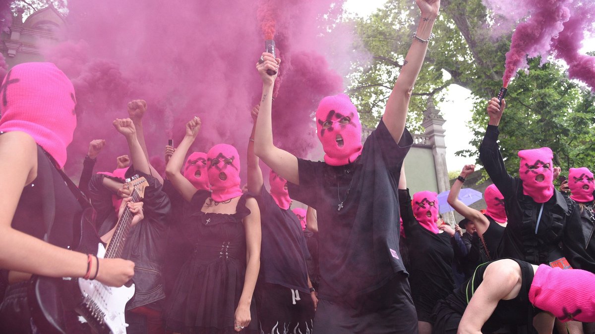 Экс участница Pussy Riot Флорес призналась в работе на ФСБ