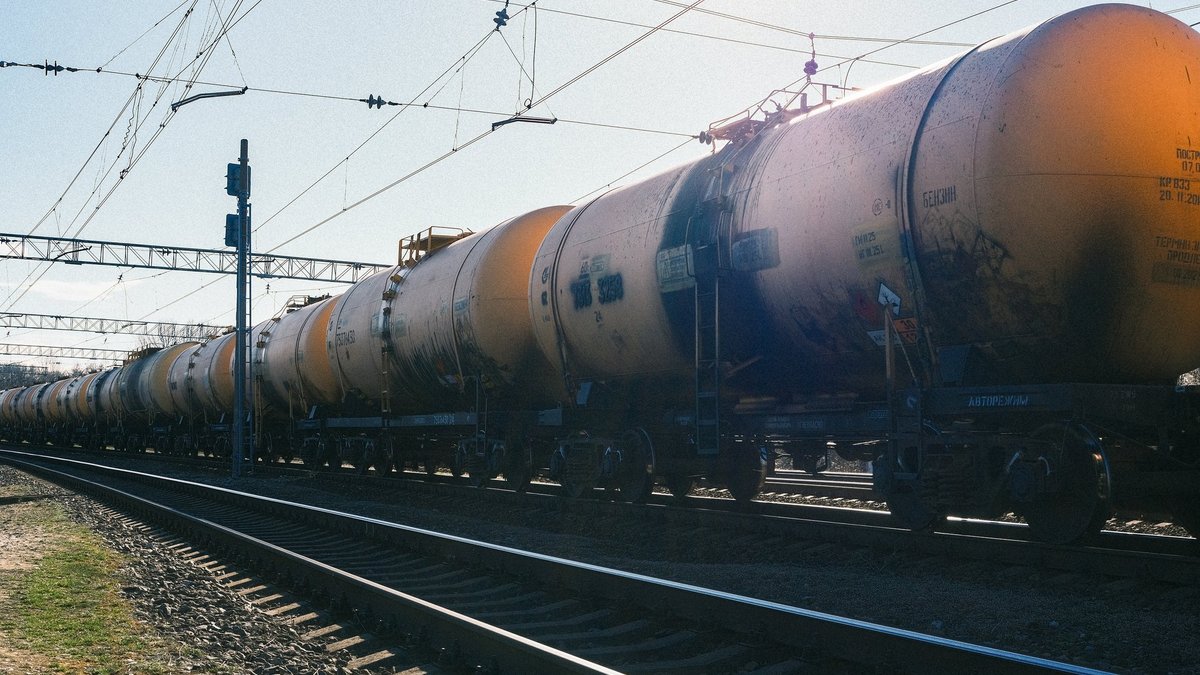 LTV: хранение государственных резервов горючего в Латвии дороже, чем в Эстонии