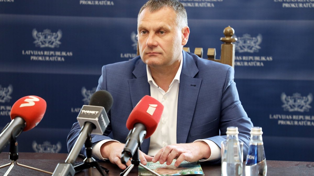 Stukāns nereti komunicē uzbrūkoši, secināts atzinumā