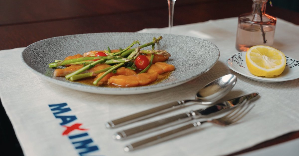 Viegli marinēta forele ar sparģeļiem Raimonda Zommera gaumē