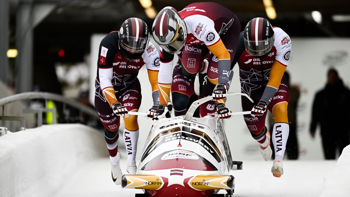 Latvijai pasaules U-23 bobsleja čempionātā zelts arī četriniekos