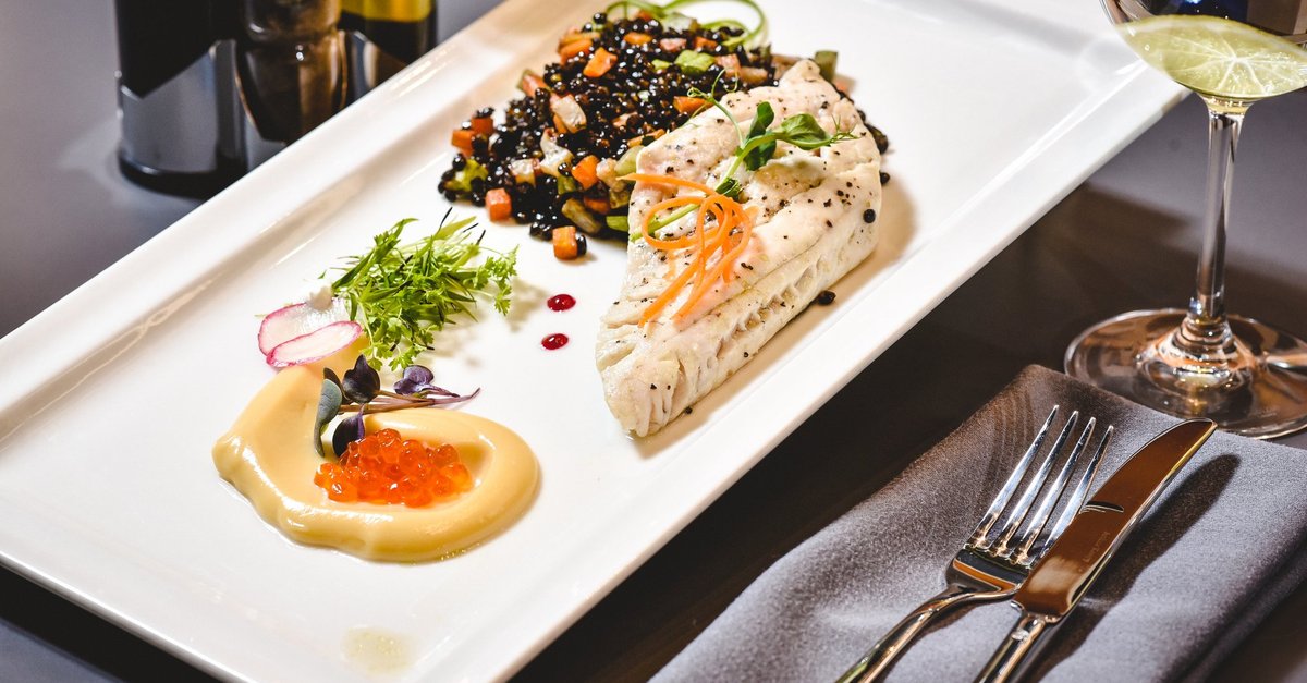 Cepta zandarta fileja ar Rīgas šampanieša mērci - restorāna 'Klīversala ...