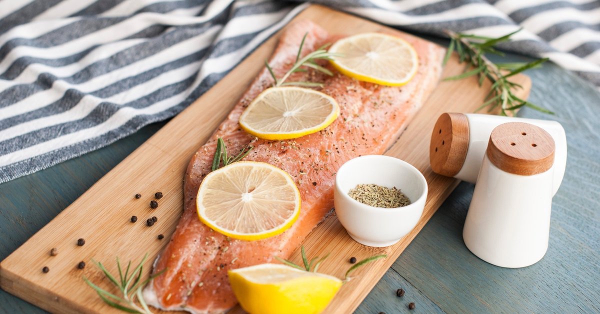 Vakariņās forele: no krāsnī ceptas līdz sildošā zupā peldošai