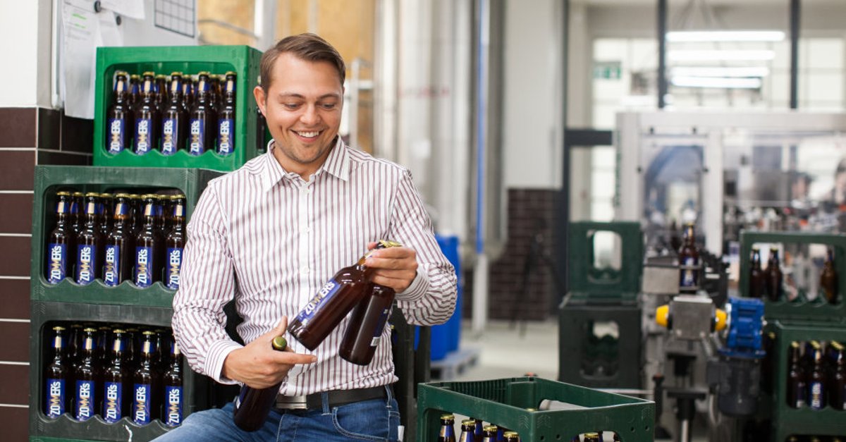 Šefpavārs Raimonds Zommers radījis savu alus šķirni