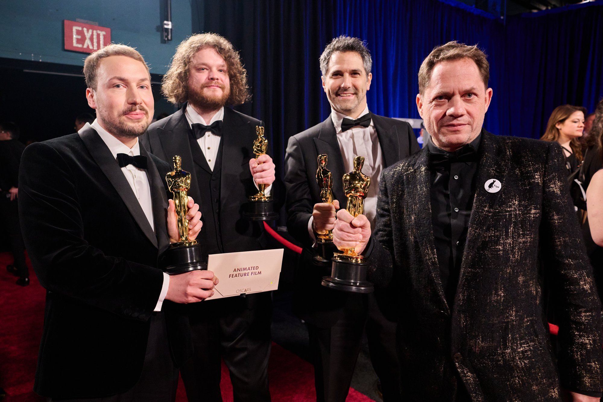 "Cepuri nost!". Lietuvas un Igaunijas amatpersonas sūta sveicienus ...