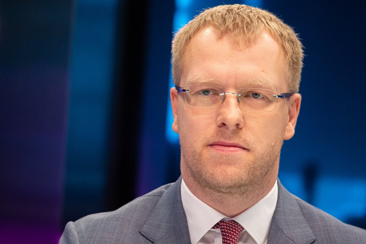 Elksniņš pirms valodas pārbaudēm Krievijas pilsoņiem stāstījis par iespējām vērsties ST