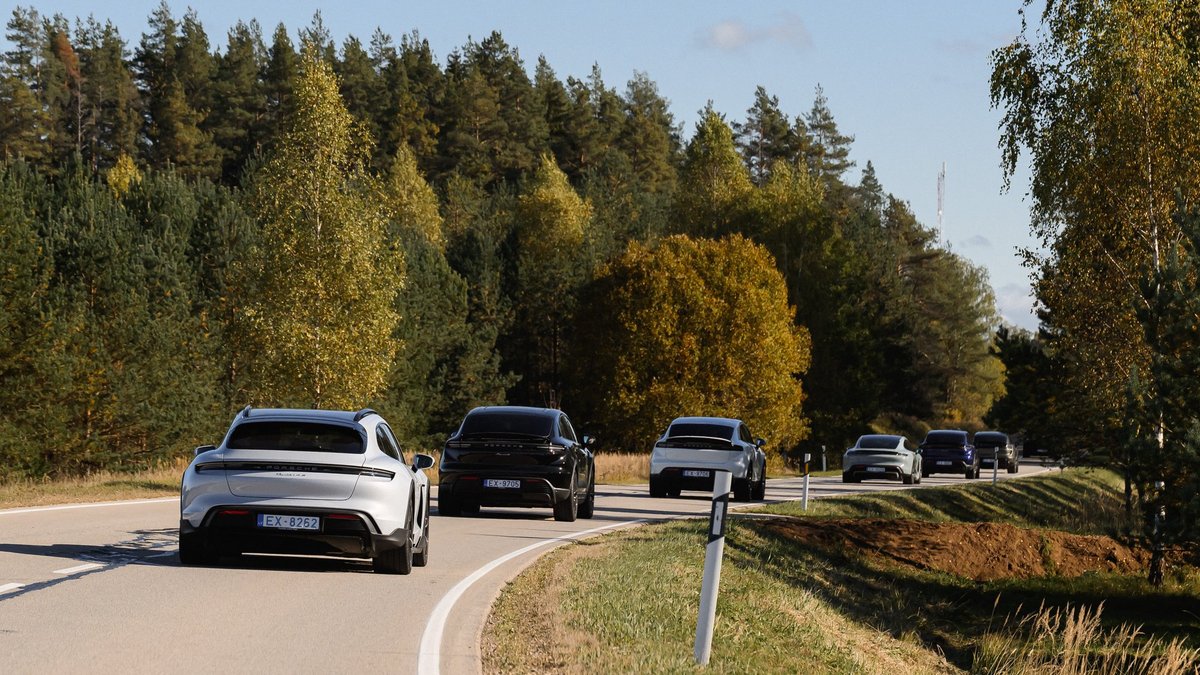 Aprit 25 gadi kopš Latvijā pirmo reizi durvis vēra oficiālā "Porsche ...