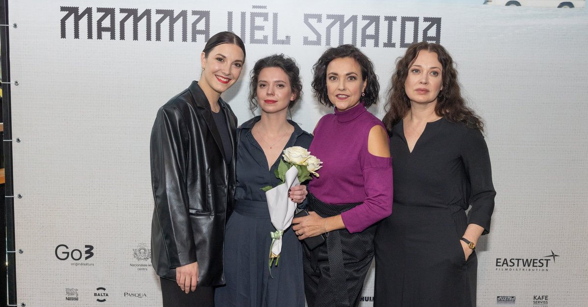 Foto: Latviešu kino maratonu turpina smeldzīgā komēdija 'Mamma vēl smaida'