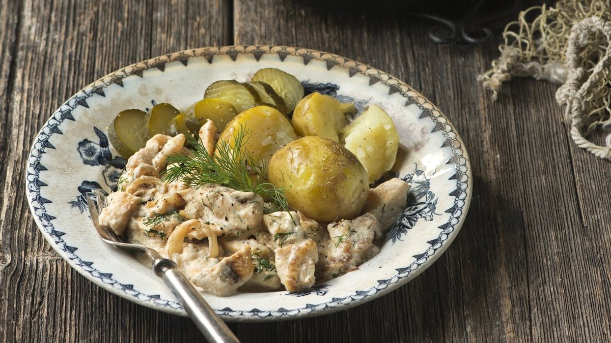 Asaris krējuma mērcē