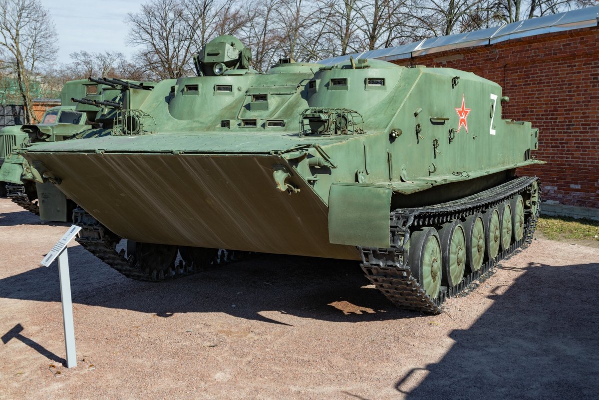 BTR-50 no PSRS: kāpēc tik ilgi glabā novecojušu tehniku un ko tas ...