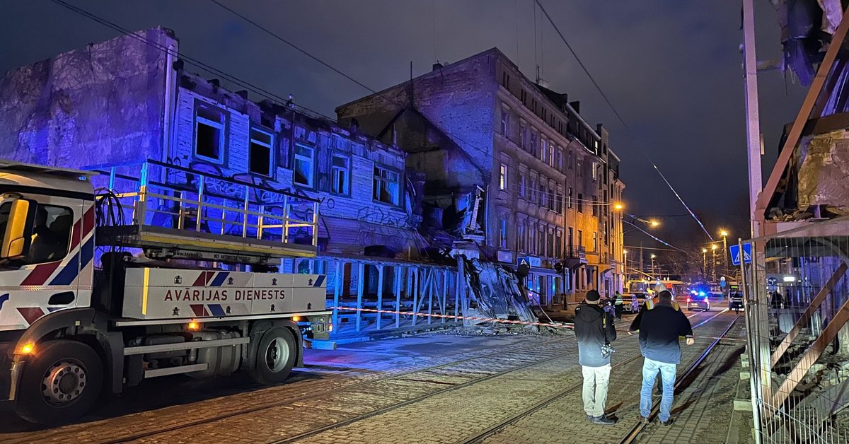 Pētersalas ielā sagruvušo graustu pilnībā demontēs